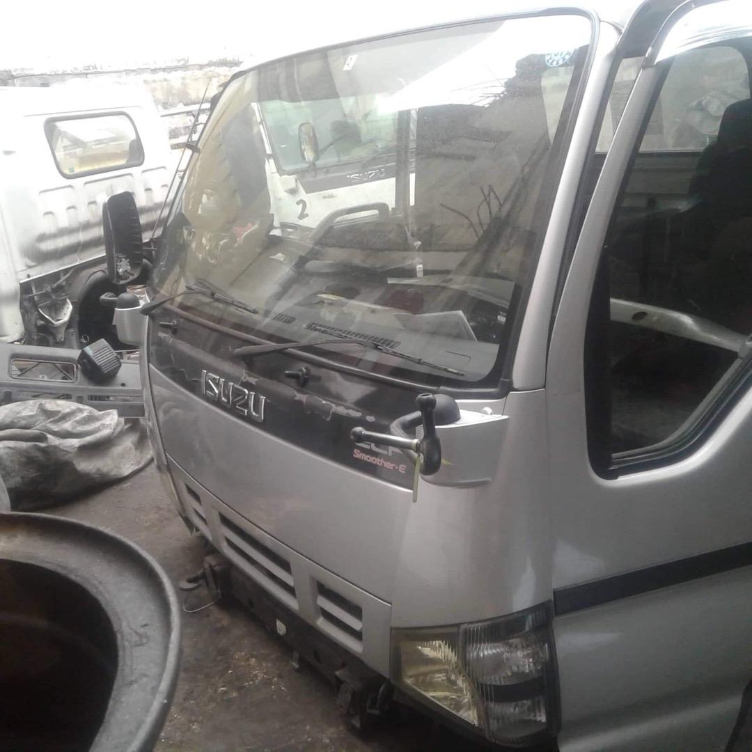 Isuzu Canter Fuso Hino Cabin Head Cowl Head, Commercial & Industrial ...