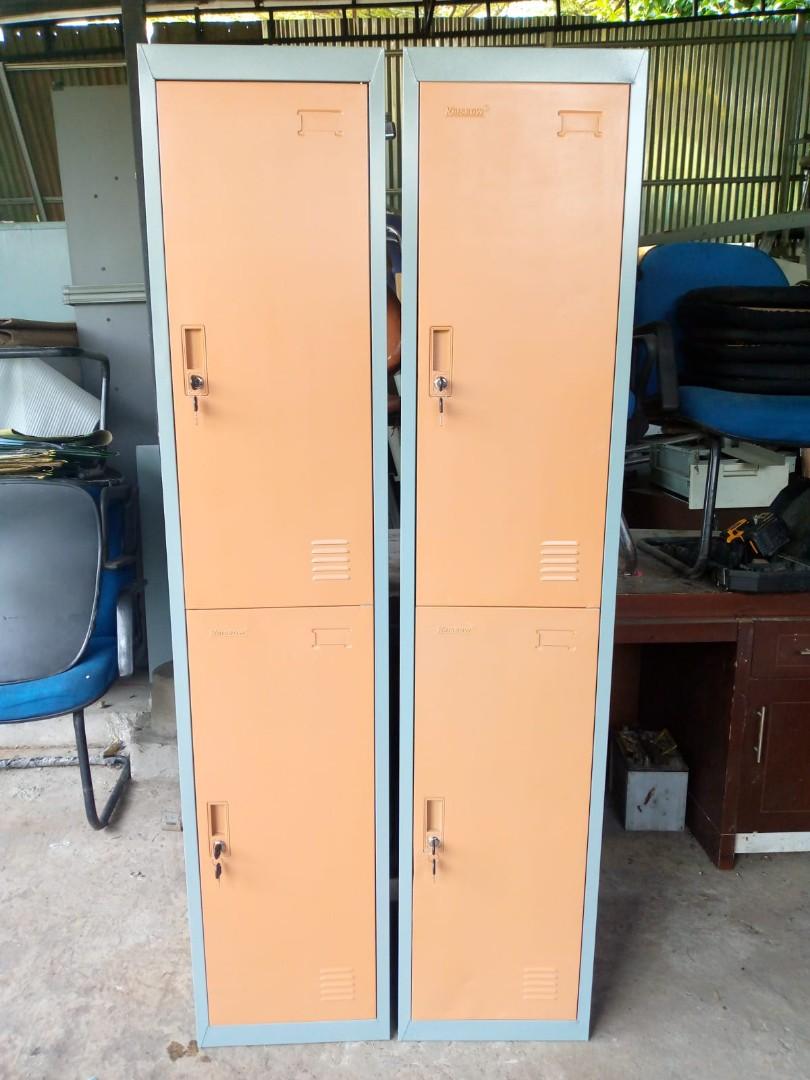 Lemari Loker 2pintu, Perabotan Rumah di Carousell