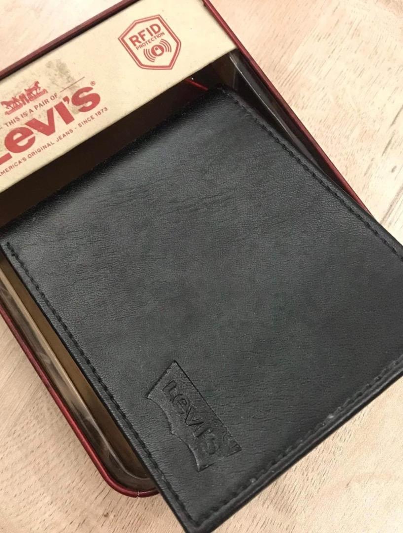 Levis men wallet, Men's Fashion, Watches & Accessories, Wallets & Card ...