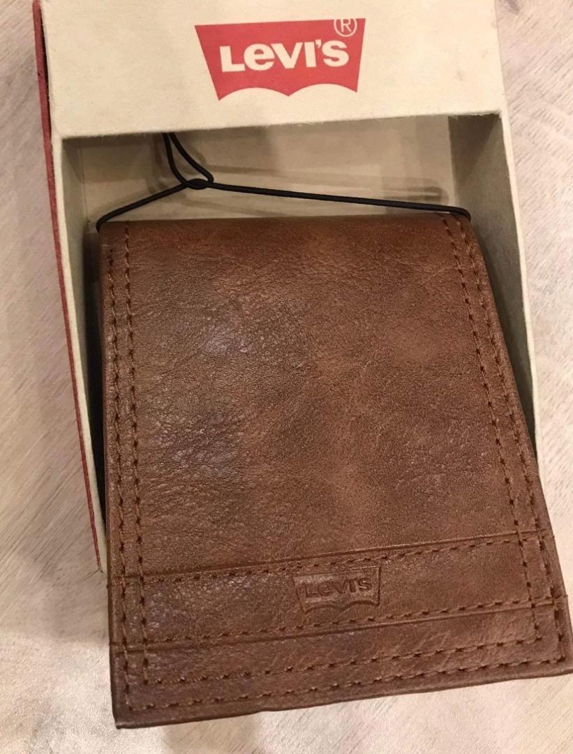Levis wallet, Men's Fashion, Watches & Accessories, Wallets & Card ...