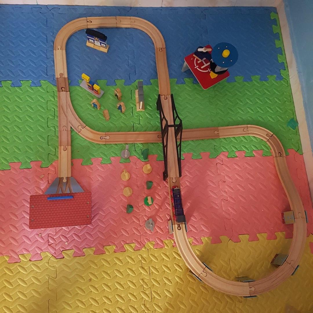 Maiann kereta dan rel kayu, Toys & Collectibles, Mainan di Carousell