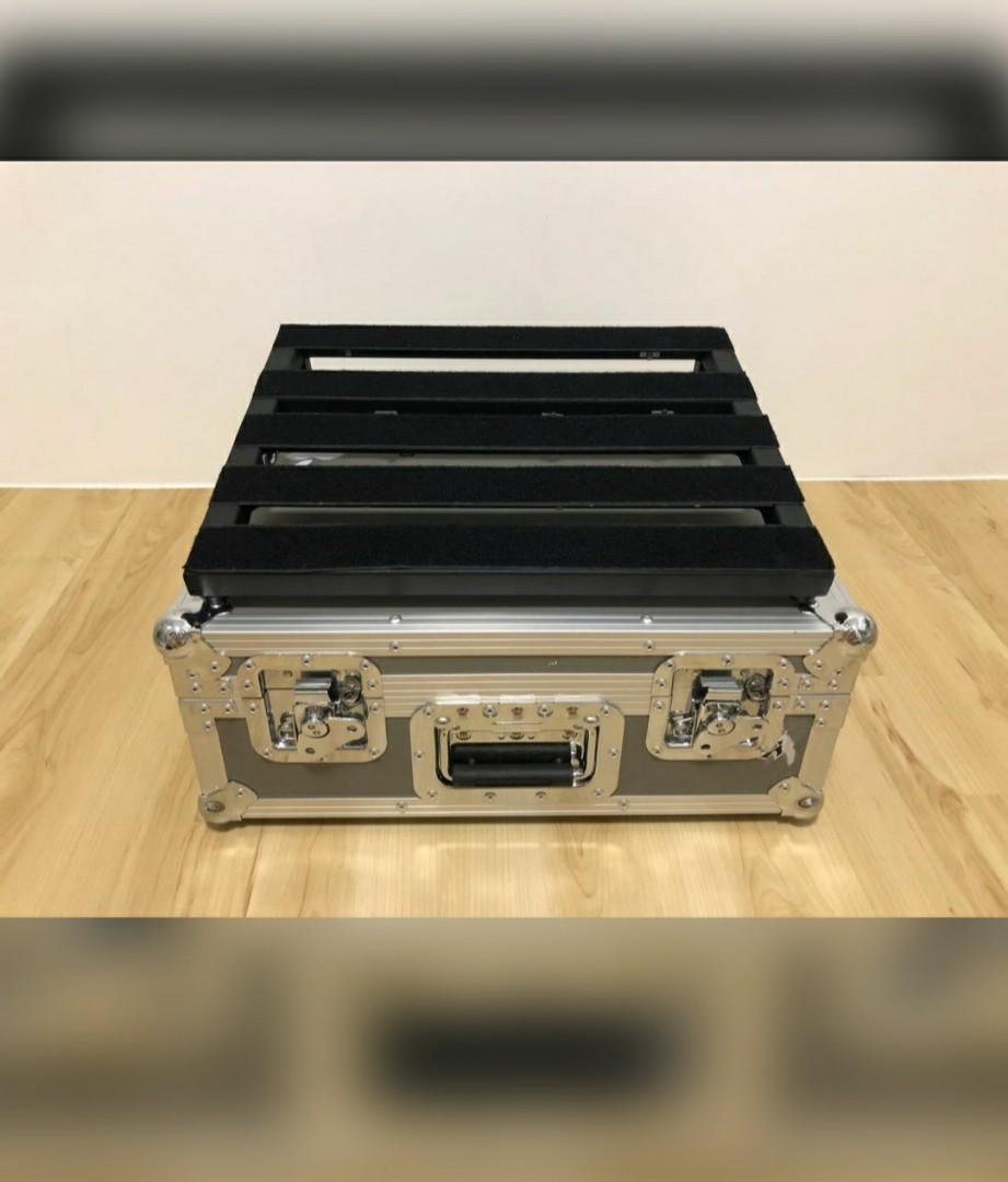 Pedal Train Novo 18 (Pedalboard and Flight Case ), Hobbies & Toys ...