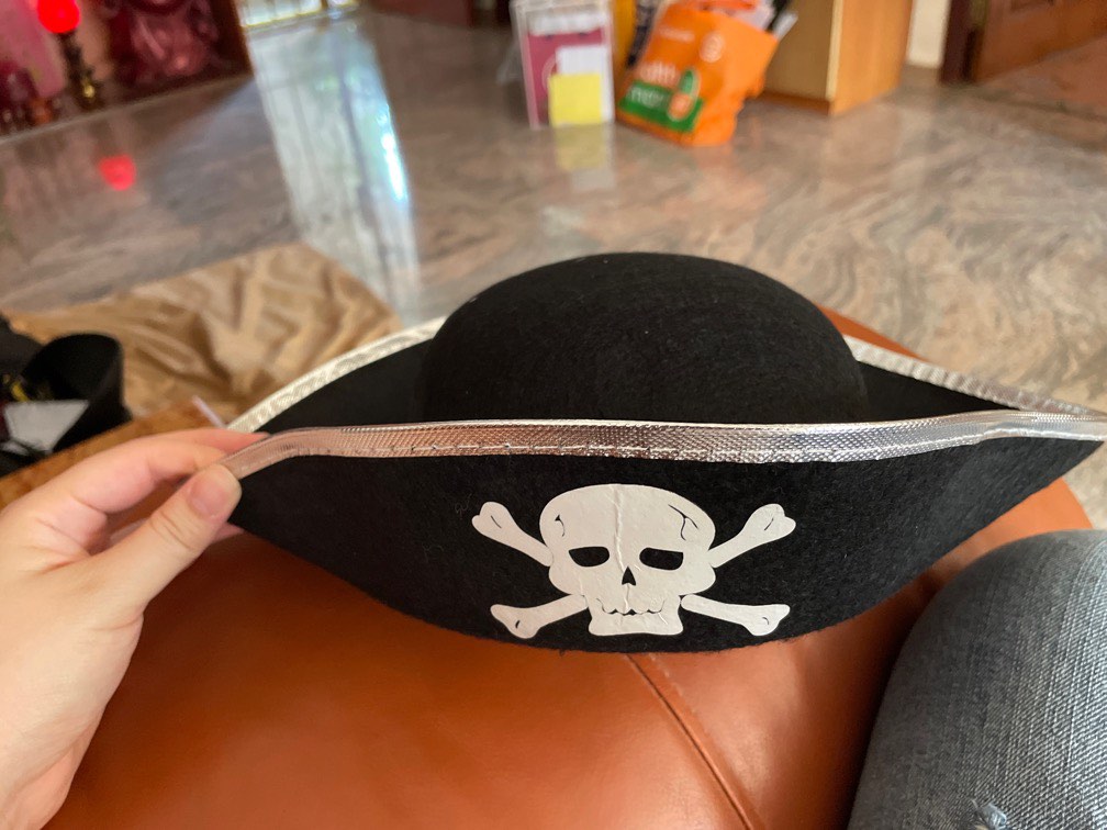 Pirate hat, Women's Fashion, Watches & Accessories, Hats & Beanies on ...