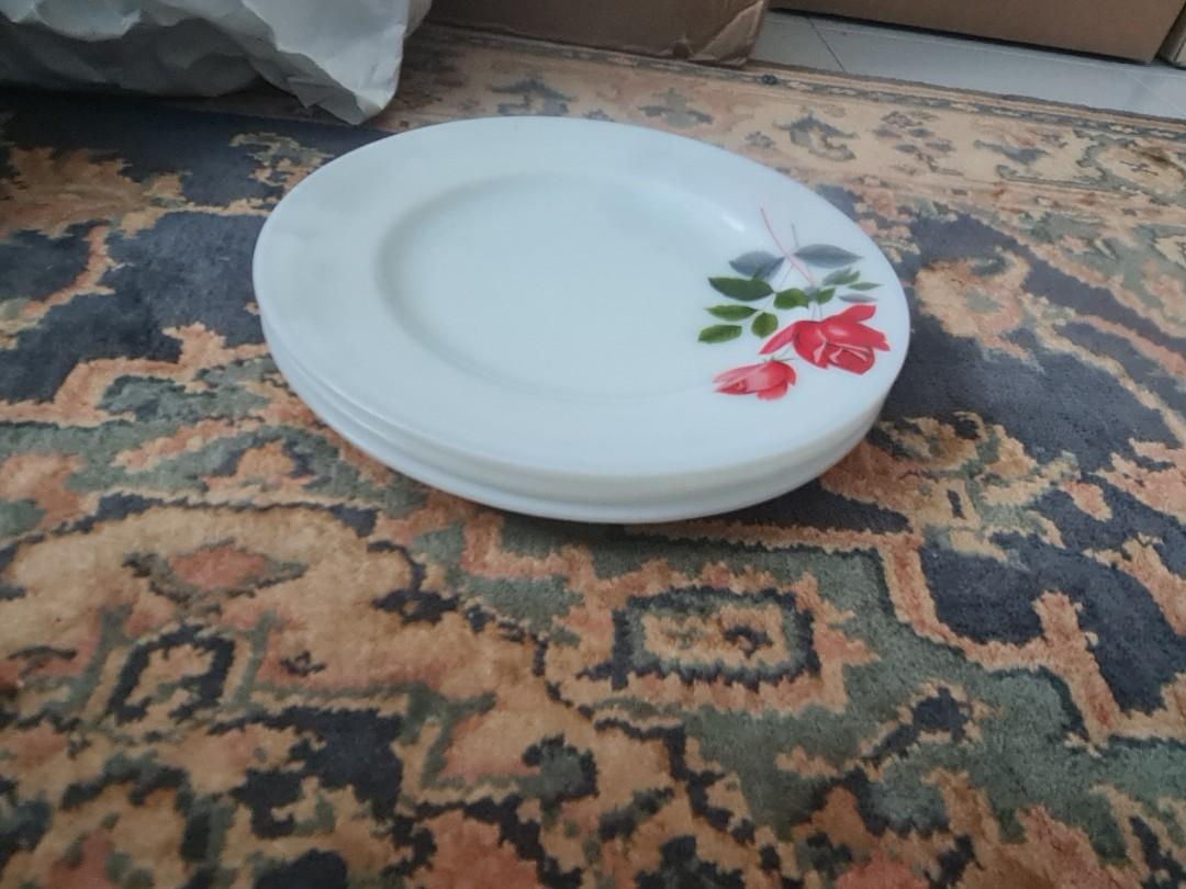 Pyrex plates Made in Englanb, Furniture & Home Living, Kitchenware ...