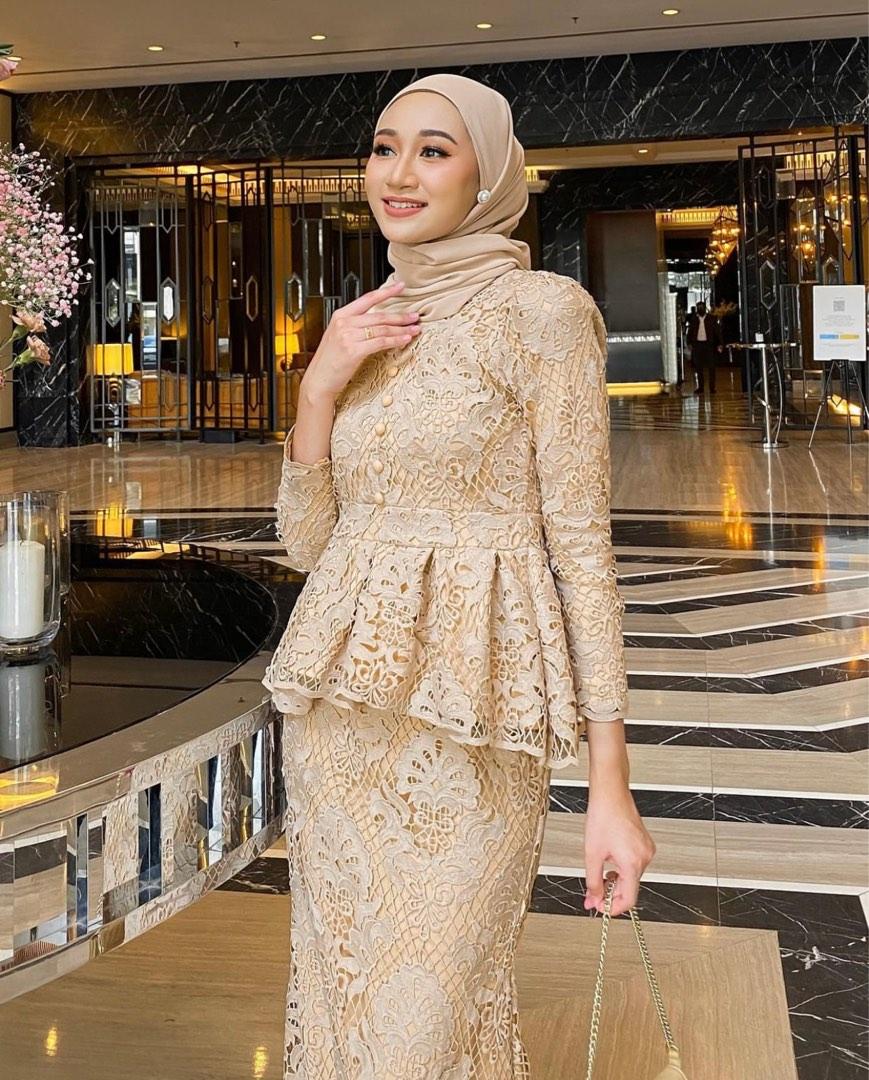 Qiszar Halen Luxe, Women's Fashion, Muslimah Fashion, Baju Kurung ...