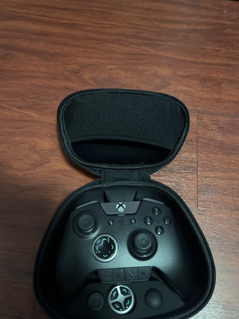 Razer Wolverine Ultimate Xbox controller, Video Gaming, Gaming ...