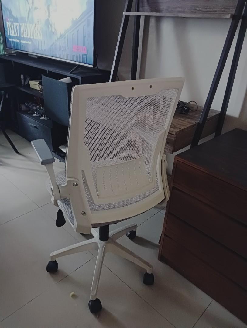 Sanyang Computer Table and Ergonomic Office Chair set, Furniture & Home ...