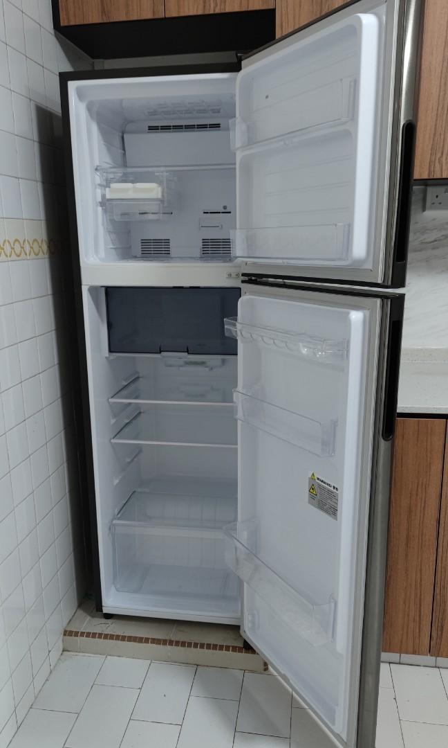 Sharp SJ-RX34E-SL2 Top Freezer Refridgerator (255L) ONLY ONE YEAR OLD ...