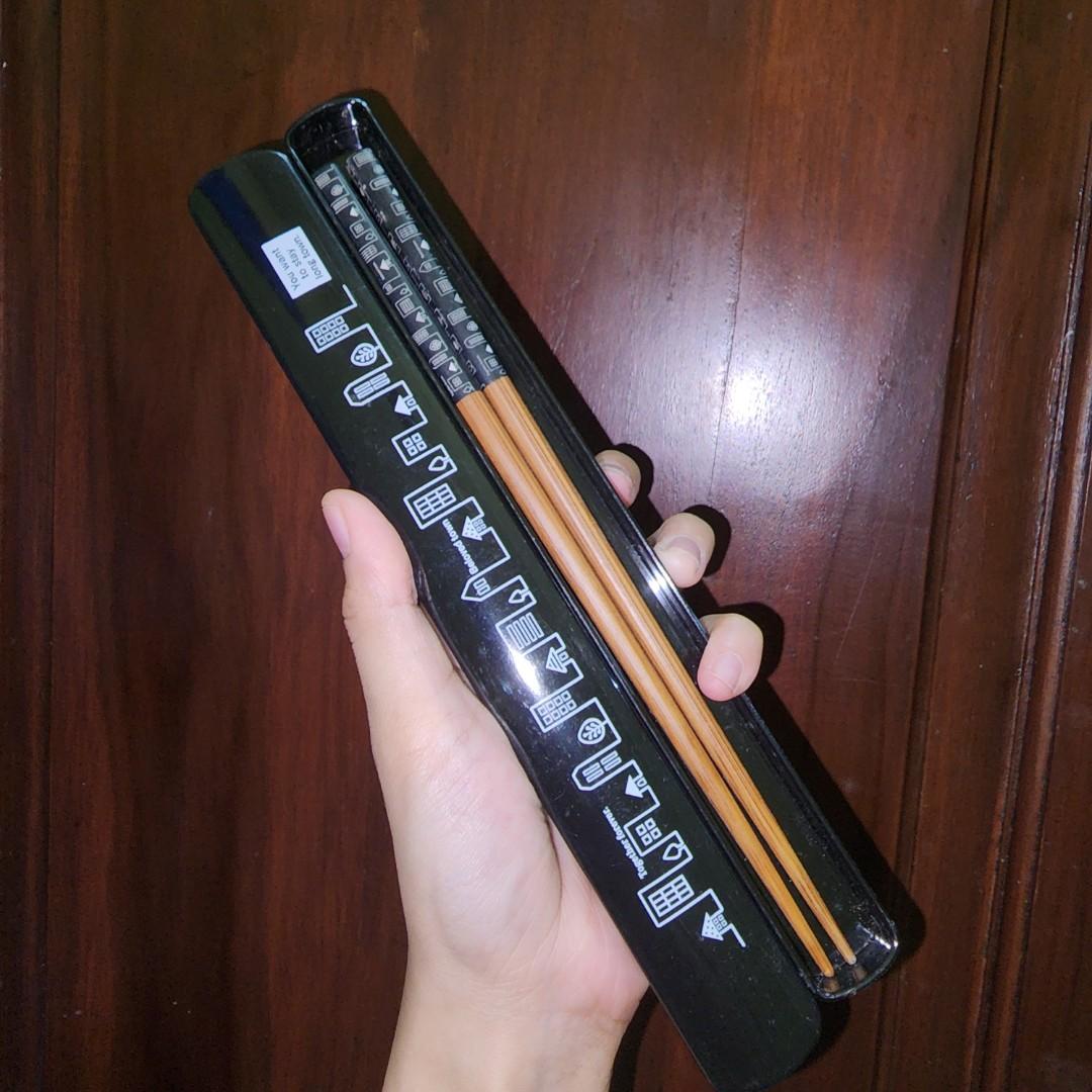 Sumpit kayu dengan kotak case penyimpanan, Kitchen & Appliances di ...