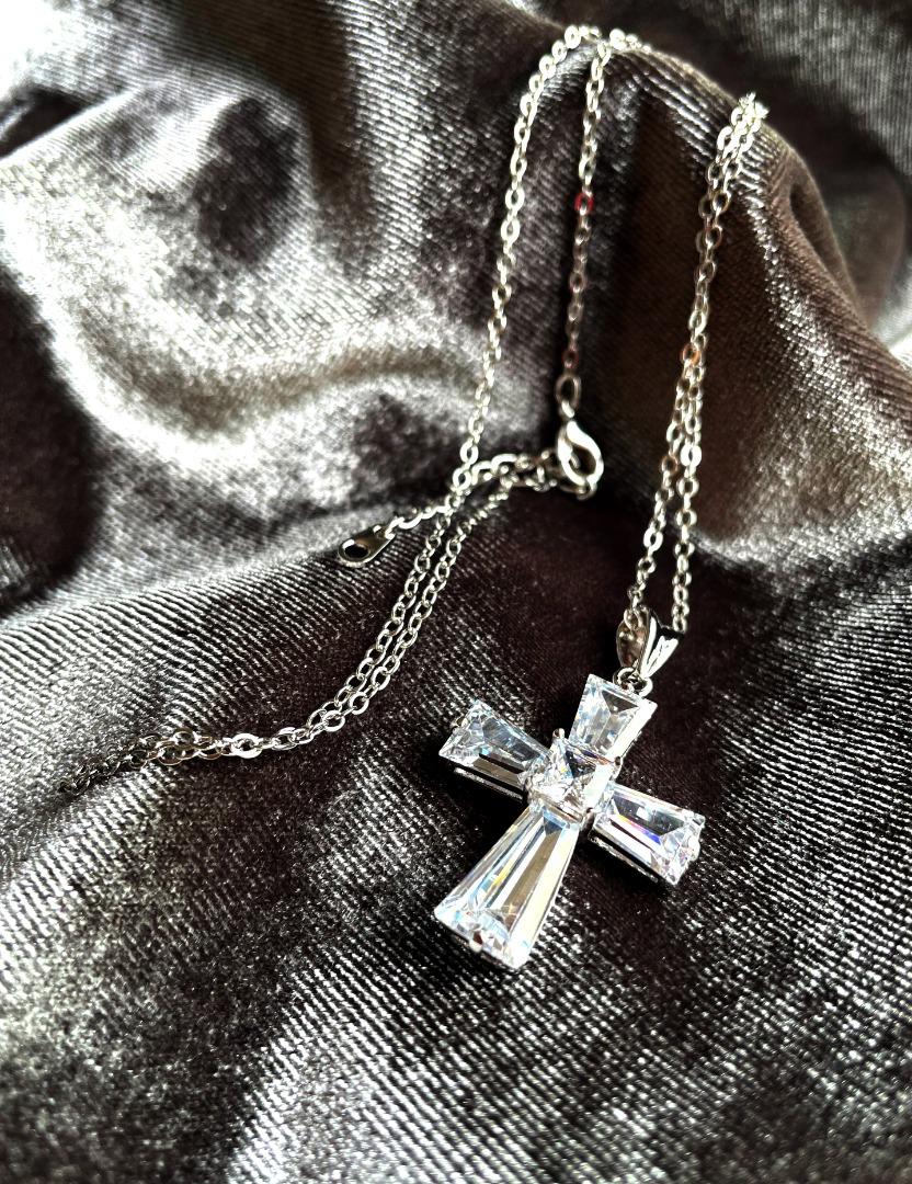 Super Sparkling Elegant Cross Pendent Necklace, Women's Fashion ...
