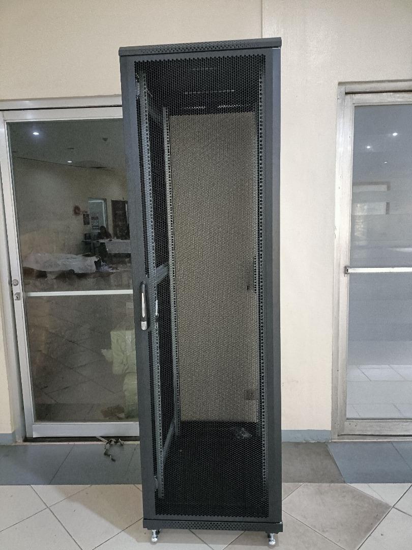 Toten 42U Free Standing Data Cabinet W=800x D=1000x H=7FT Perforated Back and Front Door ...