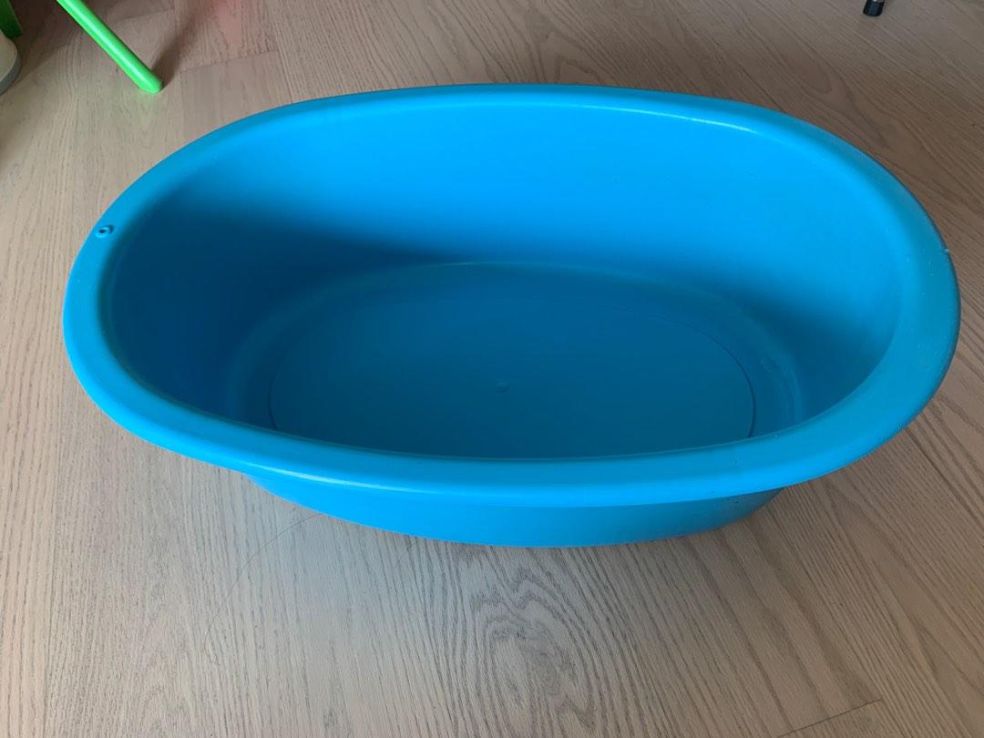 Traditional baby blue bath tub. Made in HK, 兒童＆孕婦用品, 洗澡及換尿片, 洗澡及換尿片 ...