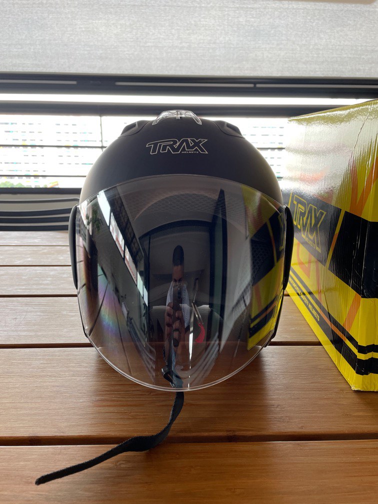 Trax Race 2R Helmet, Motorcycles, Motorcycle Accessories on Carousell