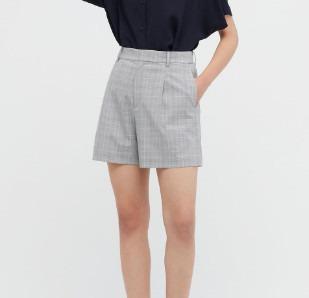 UNIQLO Women Smart Shorts, Women's Fashion, Bottoms, Shorts on Carousell