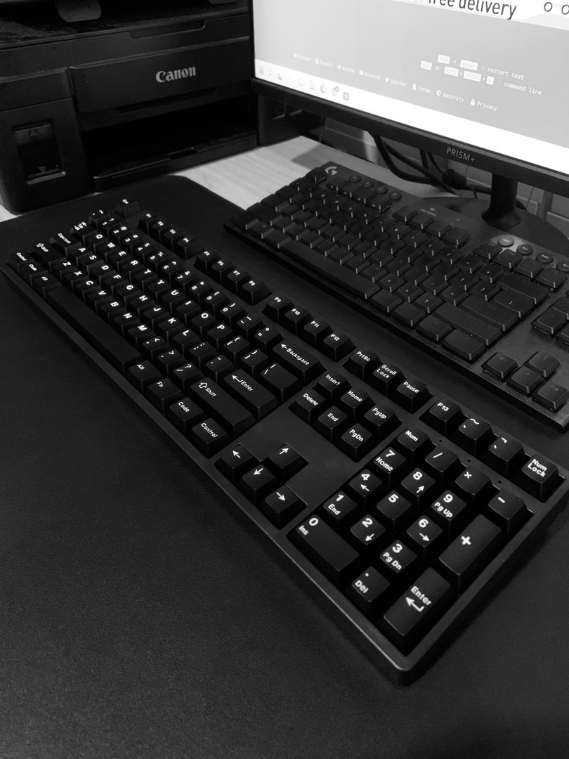 100% Full sized custom mechanical keyboard (GMK WOB Black keycaps ...