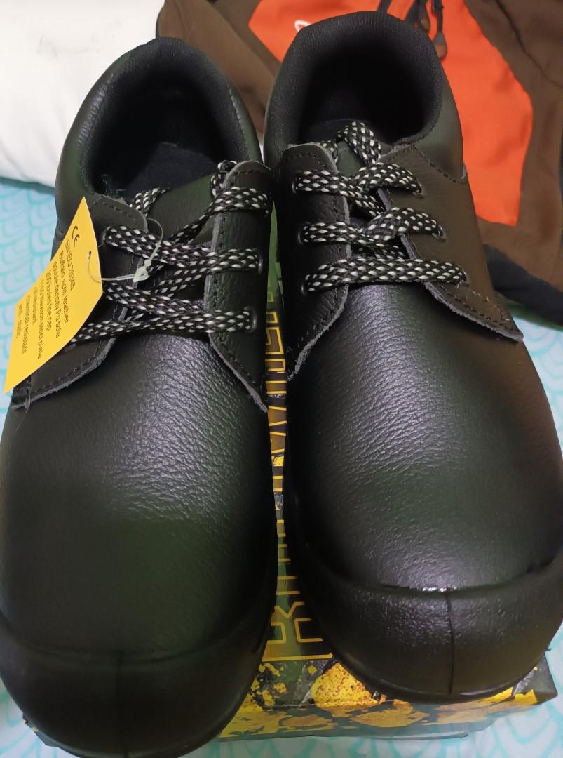 Bullwalker 2 Safety Shoes, Men's Fashion, Footwear, Boots on Carousell