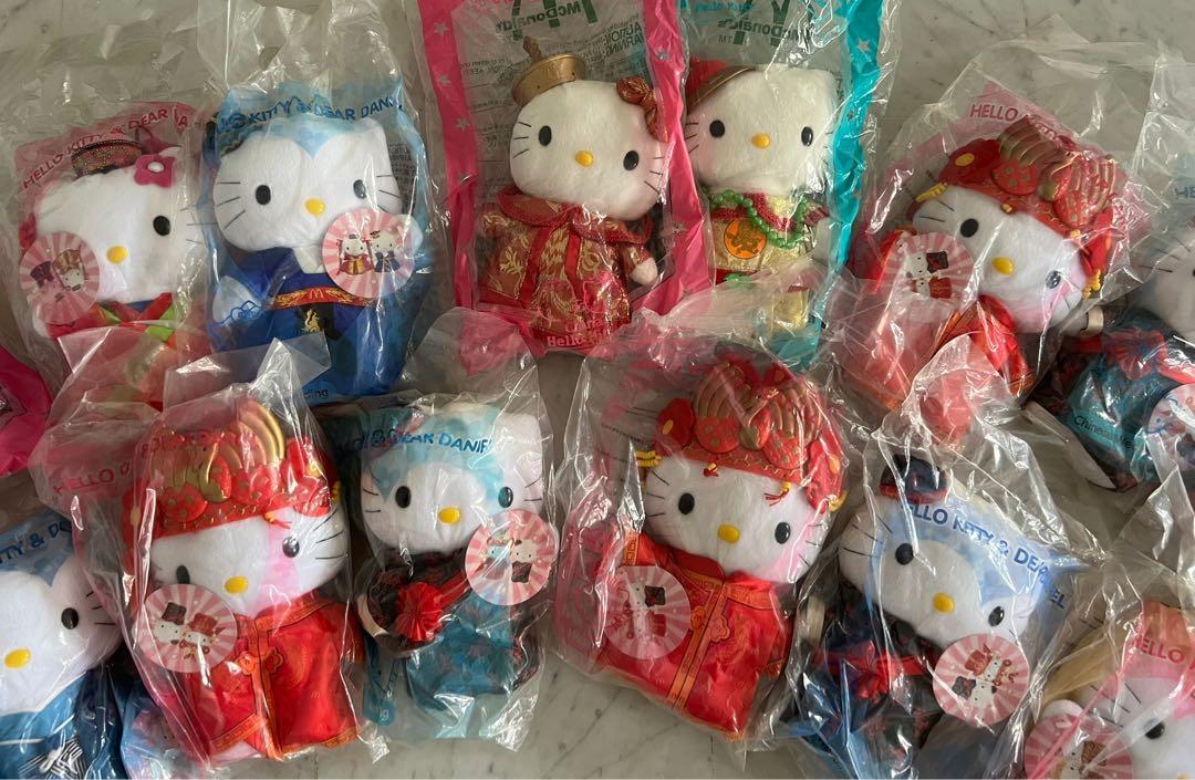 Hello Kitty theme pair (original), Hobbies & Toys, Toys & Games on ...