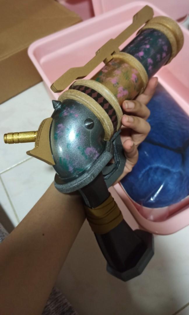 Jinx Arcane gun cosplay prop, Hobbies & Toys, Toys & Games on Carousell