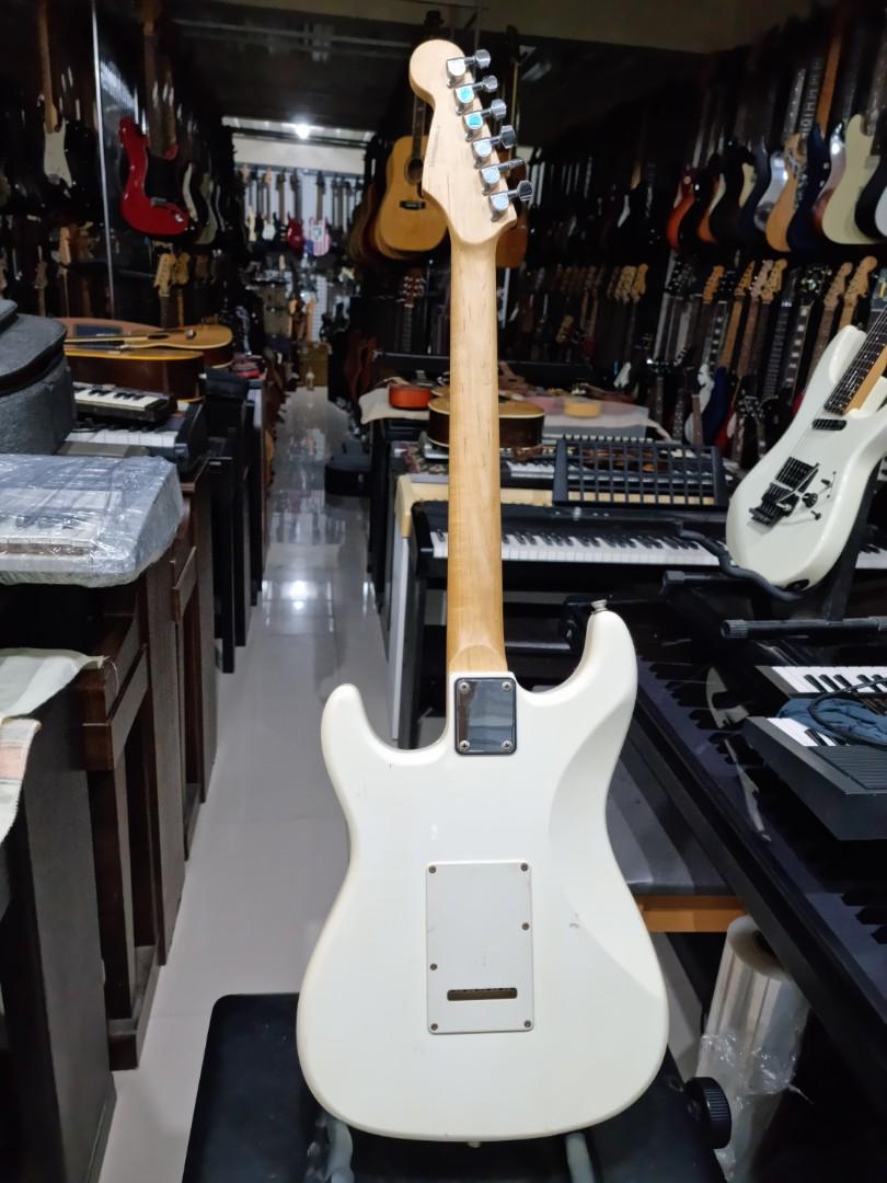 Legend stratocaster, Hobbies & Toys, Music & Media, Musical Instruments ...