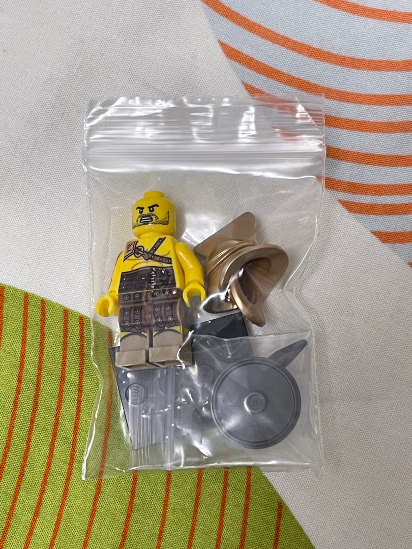 Lego Collectible Minifigures - Series 5 (8805) Gladiator, 興趣及遊戲, 玩具 ...