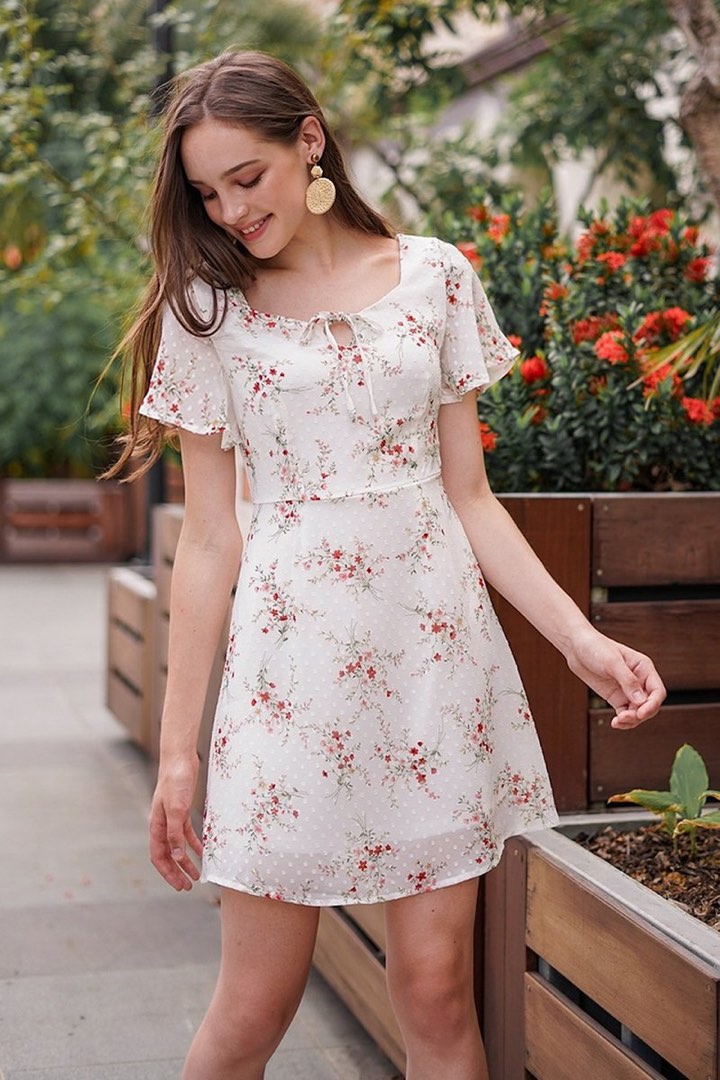 Lovet Tristen Floral Dotted Tie-string Dress, Women's Fashion, Dresses ...