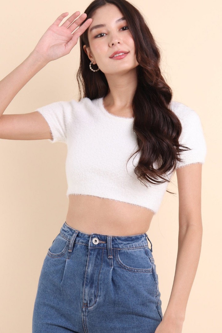 NEONMELLO WHITNEY SLEEVED FURRY CROP TOP IN WHITE, Women's Fashion ...
