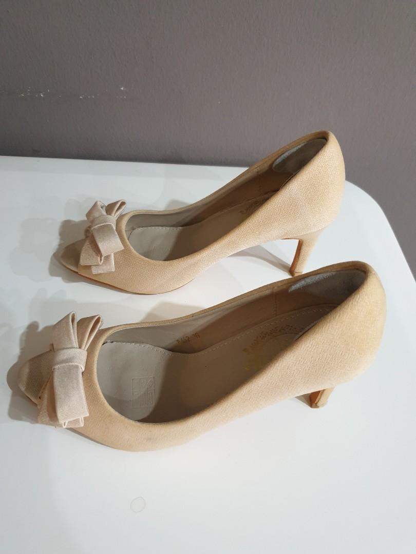 Pretty Heels, Women's Fashion, Footwear, Heels on Carousell