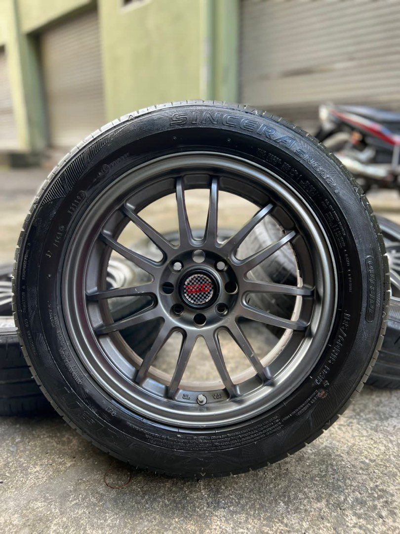 RE30 15 inch sport rim Vios tyre 70%, Auto Accessories on Carousell