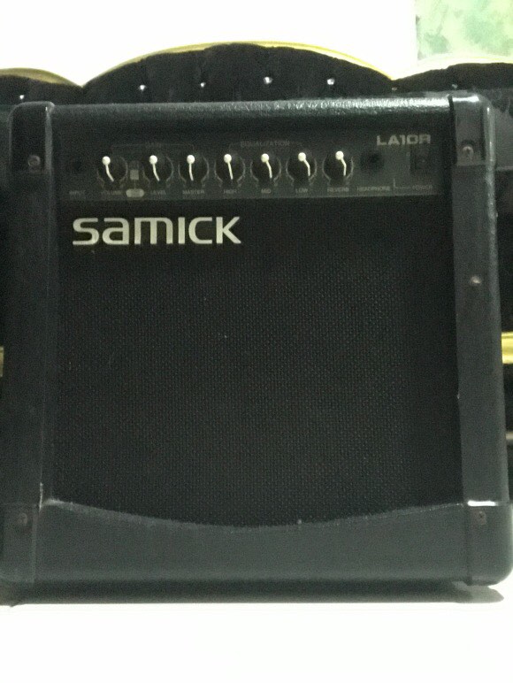samick amplifier, Audio, Soundbars, Speakers & Amplifiers on Carousell