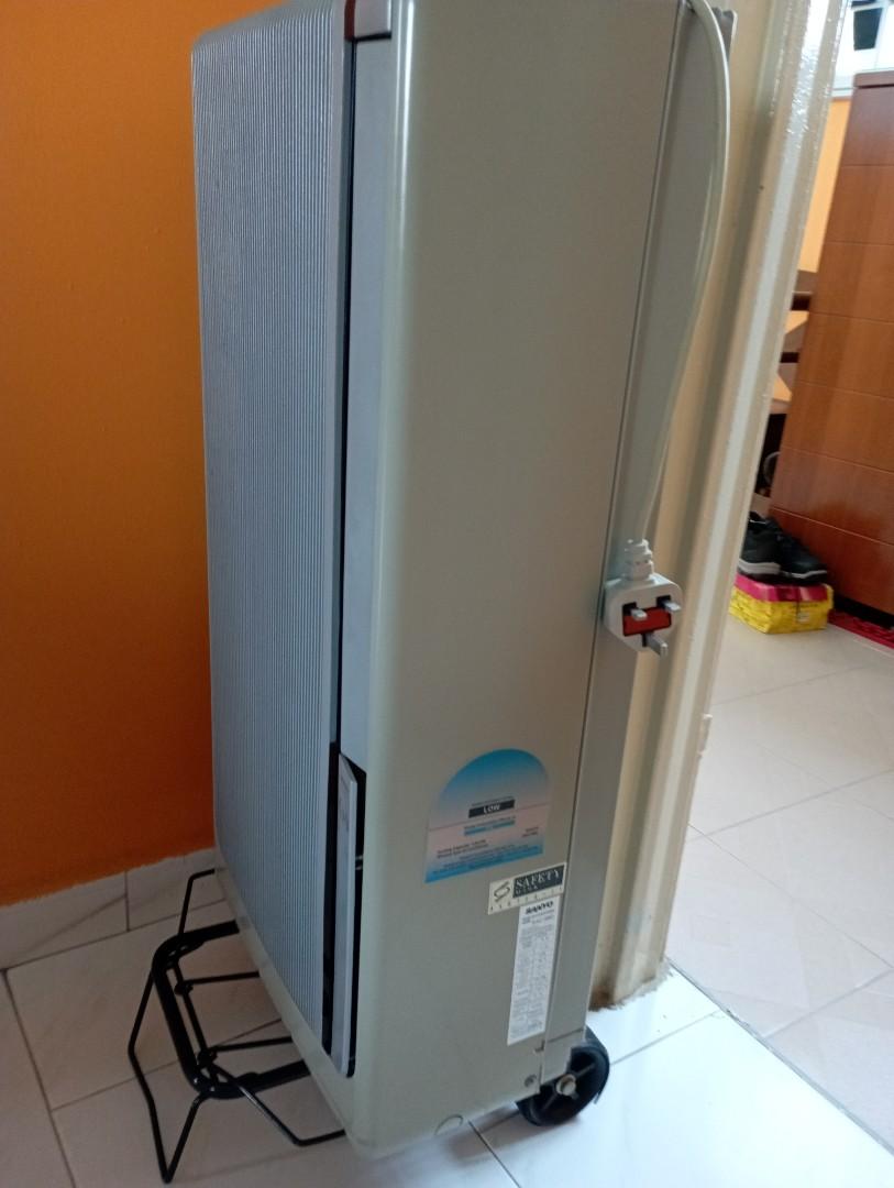 Casement aircon Sanyo SAC-88G, TV & Home Appliances, Air Conditioners & Heating on Carousell