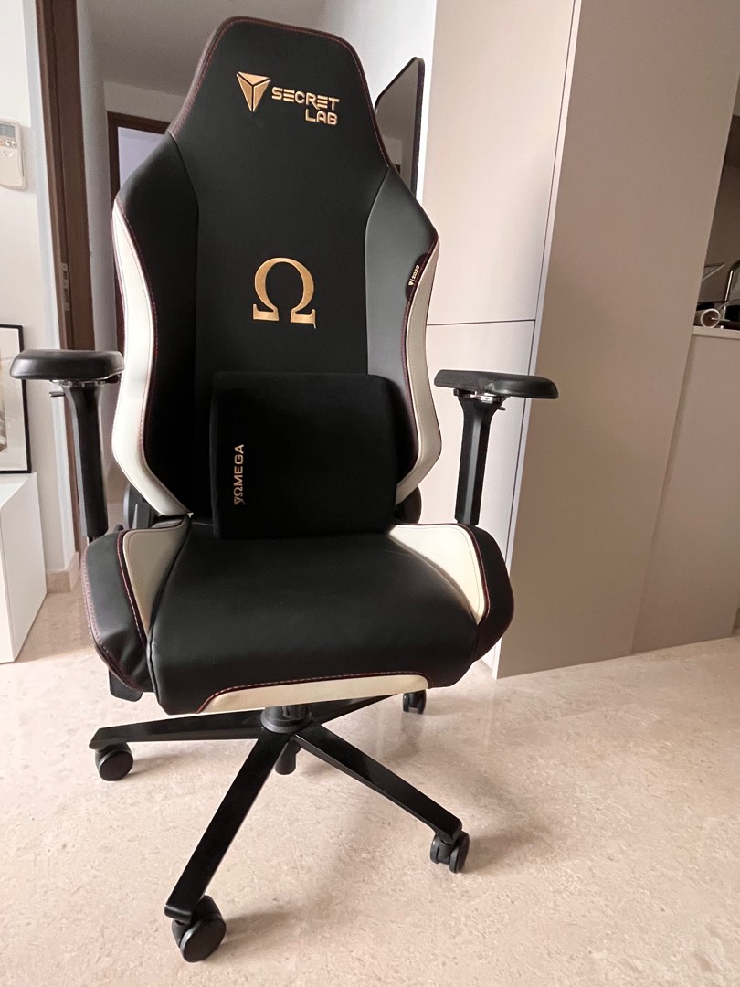 Secret Lab gaming chair, Furniture & Home Living, Furniture, Chairs on ...