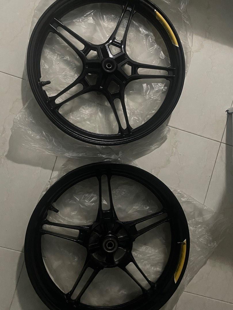 Sniper v3 stock rims, Motorcycles, Motorcycle Accessories on Carousell