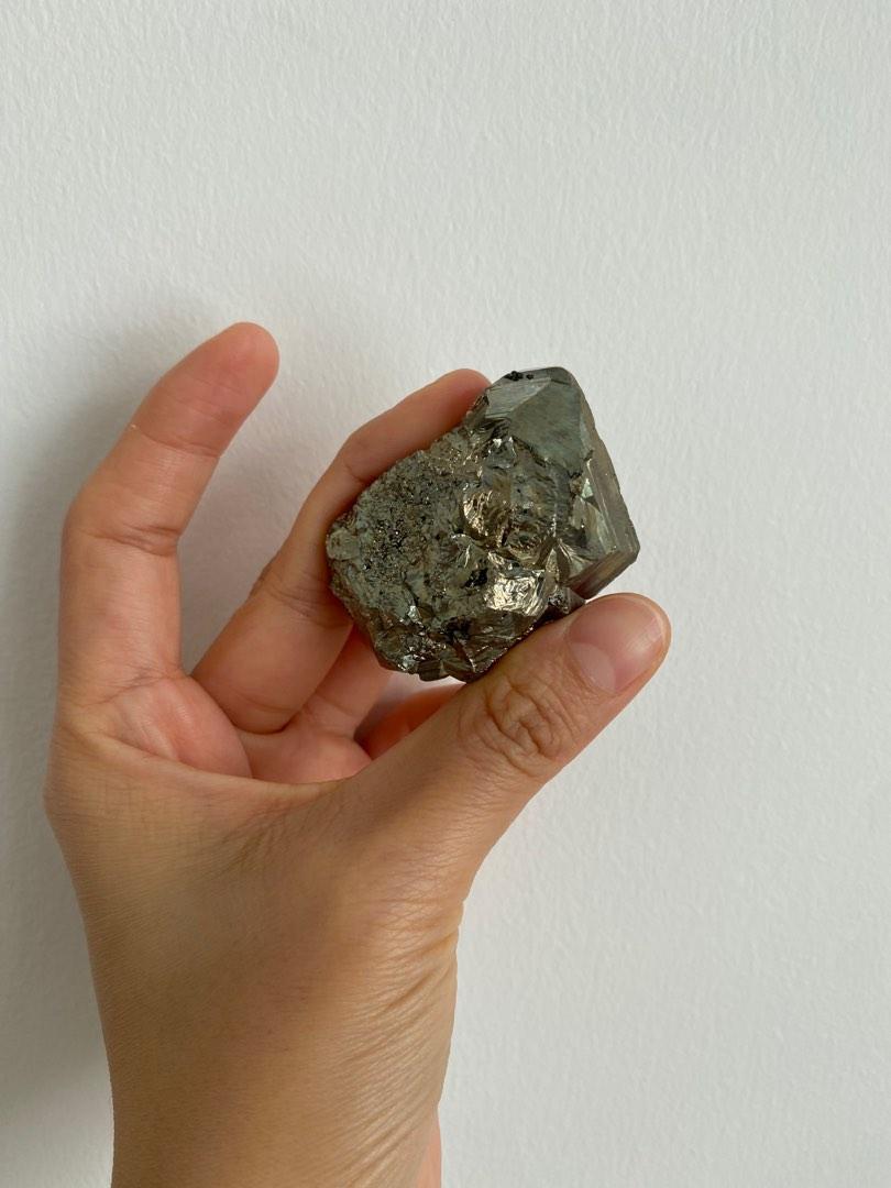 Triangle Pyrite, Women's Fashion, Jewelry & Organisers, Precious Stones ...