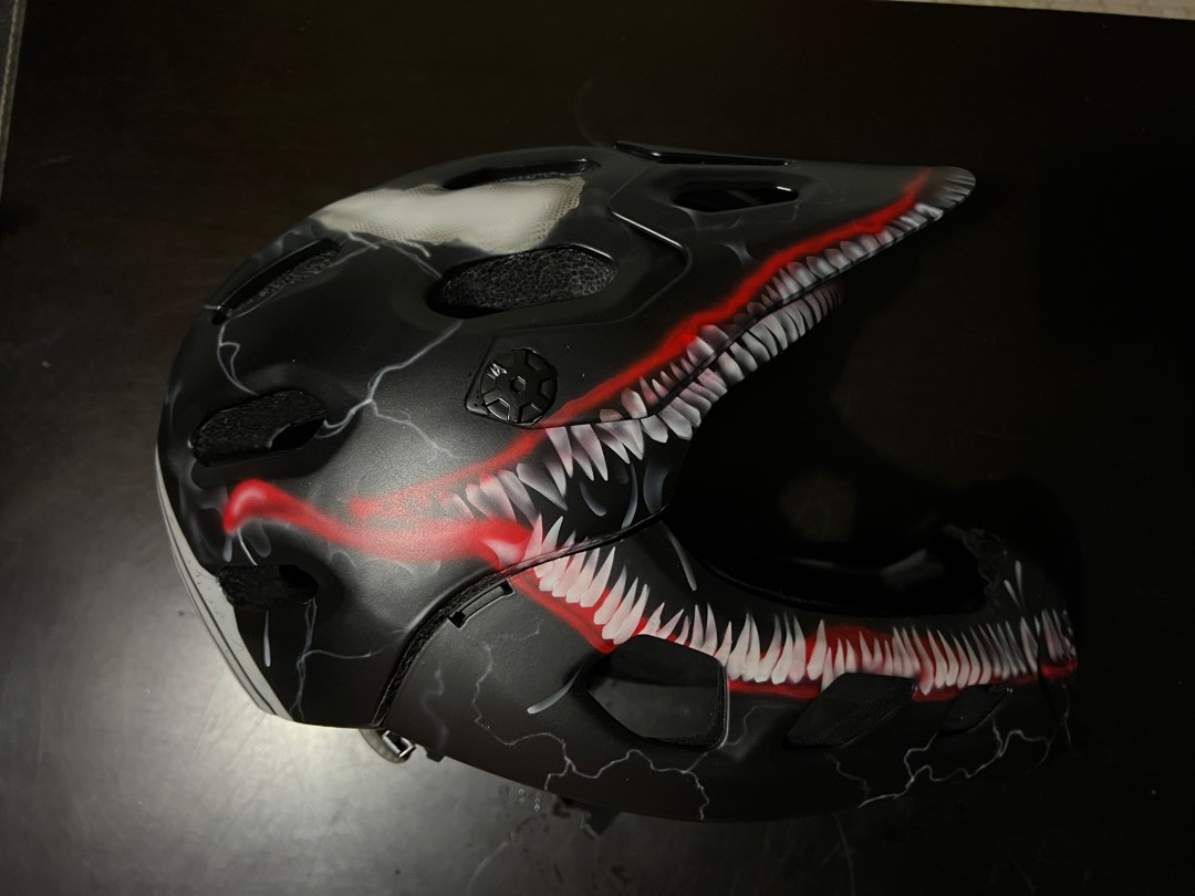 VENOM Helmet, Sports Equipment, PMDs, E-Scooters & E-Bikes, E-Scooters ...