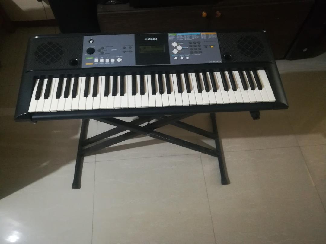 yamaha psr E233 with folding stand and folding lyric stand, Hobbies ...