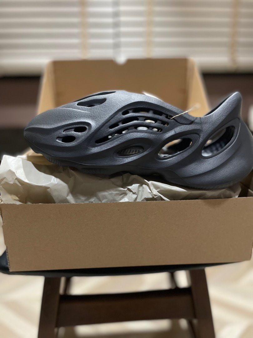 Yeezy Foam RNR ONYX, Men's Fashion, Footwear, Sneakers on Carousell