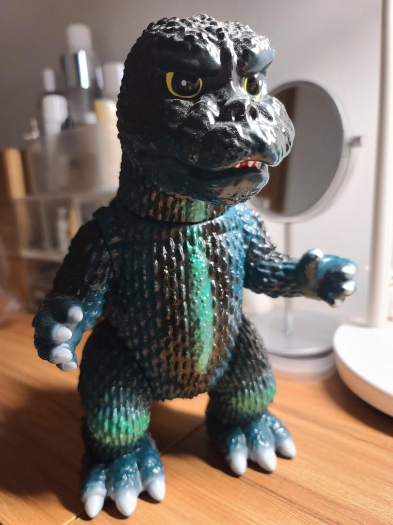 安樂安作 安楽安作 ゴジラ 哥斯拉 Medicom Tokyo 限定 (搪膠 大膠 中膠 膠品 sofubi sofvi Vinyl), 興趣及遊戲, 玩具 & 遊戲類 - Carousell