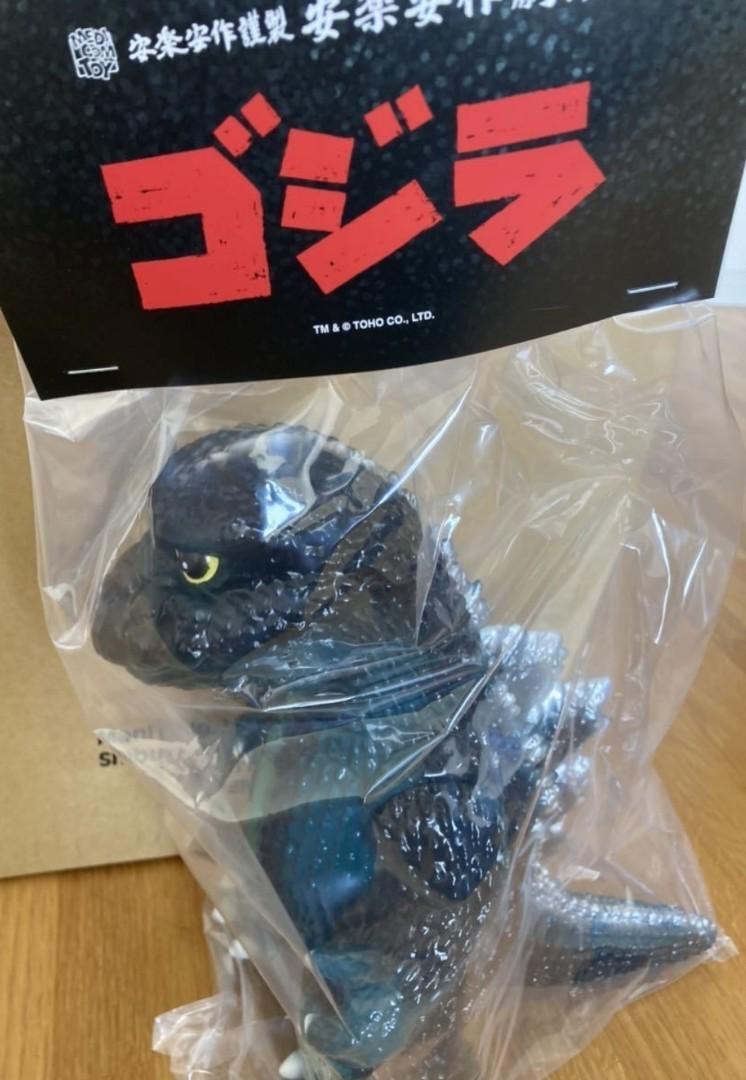 安樂安作 安楽安作 ゴジラ 哥斯拉 Medicom Tokyo 限定 (搪膠 大膠 中膠 膠品 sofubi sofvi Vinyl), 興趣及遊戲, 玩具 & 遊戲類 - Carousell