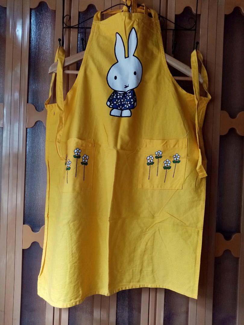 ADULT CHARACTER APRON, Furniture & Home Living, Kitchenware & Tableware ...