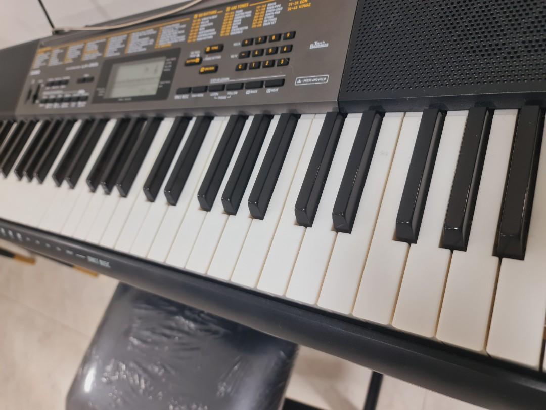 CASIO LK-265 Keyboard, Hobbies & Toys, Music & Media, Musical Instruments on Carousell