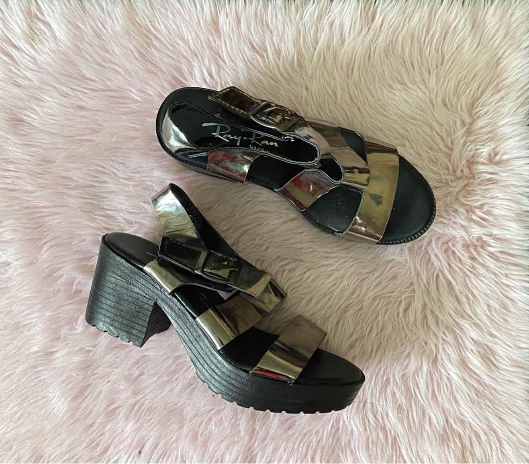 Chunky Sandals, Women's Fashion, Footwear, Flats & Sandals on Carousell