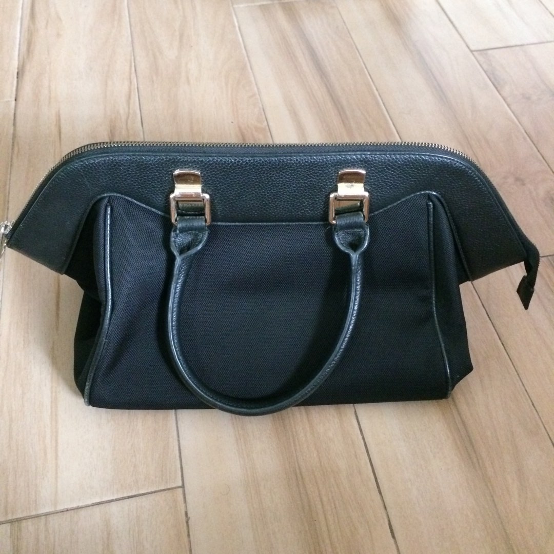 CMG Black Shoulderbag, Women's Fashion, Bags & Wallets, Shoulder Bags ...