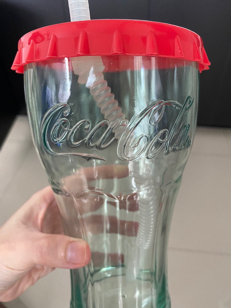 Coco-Cola 32oz contour plastic glass with lid and straw, Furniture ...