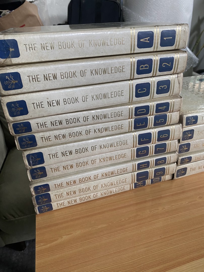 Encyclopedia Set 21pcs (The New Book of Knowledge), Hobbies & Toys ...