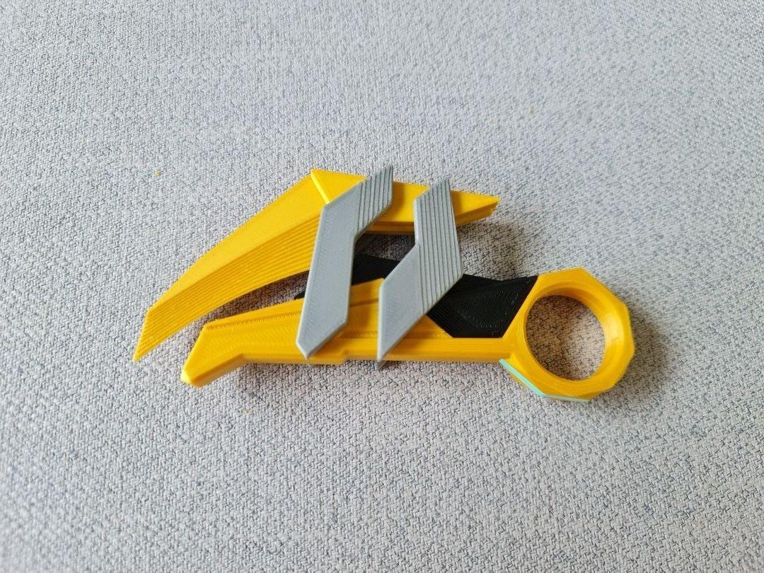 Foldable Valorant Karambit Prime 2.0, Hobbies & Toys, Toys & Games on ...