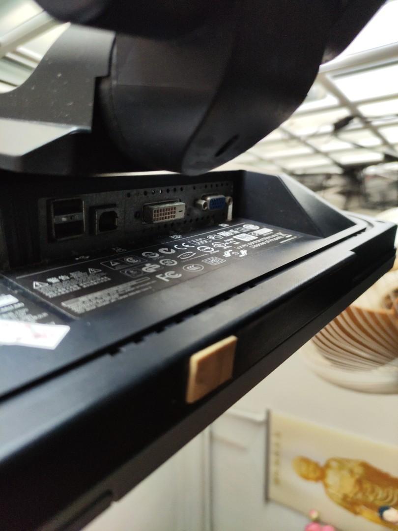 HP L1950g Monitor, Computers & Tech, Desktops on Carousell