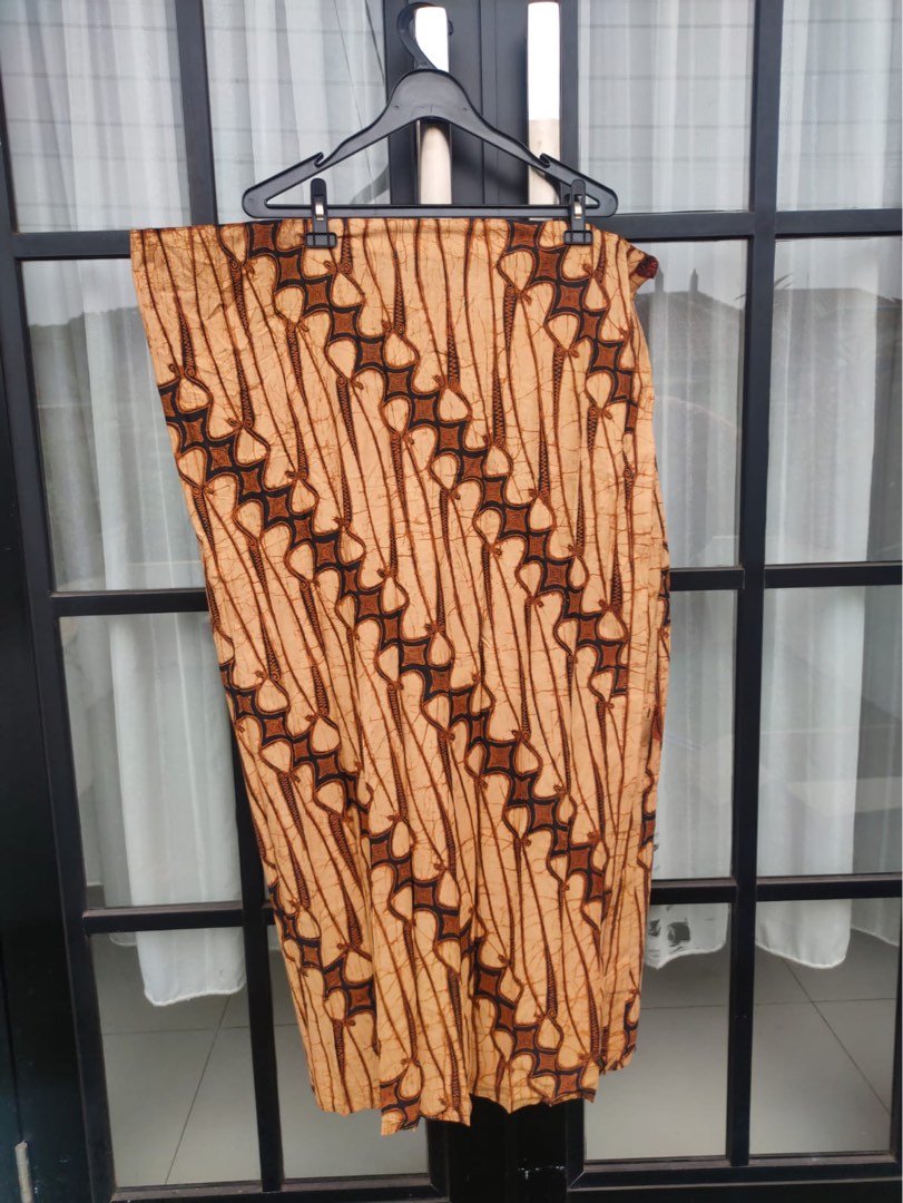 Kain batik utuh full tulis antik, Fesyen Wanita, Pakaian Wanita ...