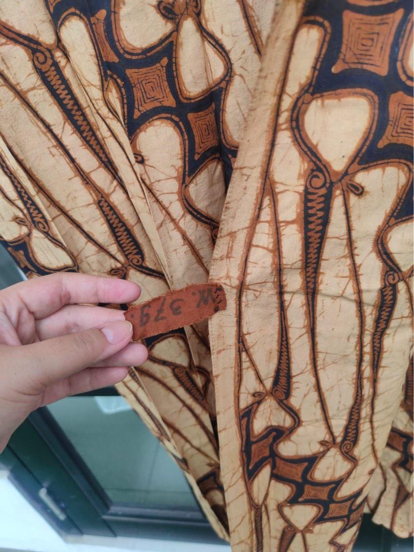 Kain batik utuh full tulis antik, Fesyen Wanita, Pakaian Wanita ...
