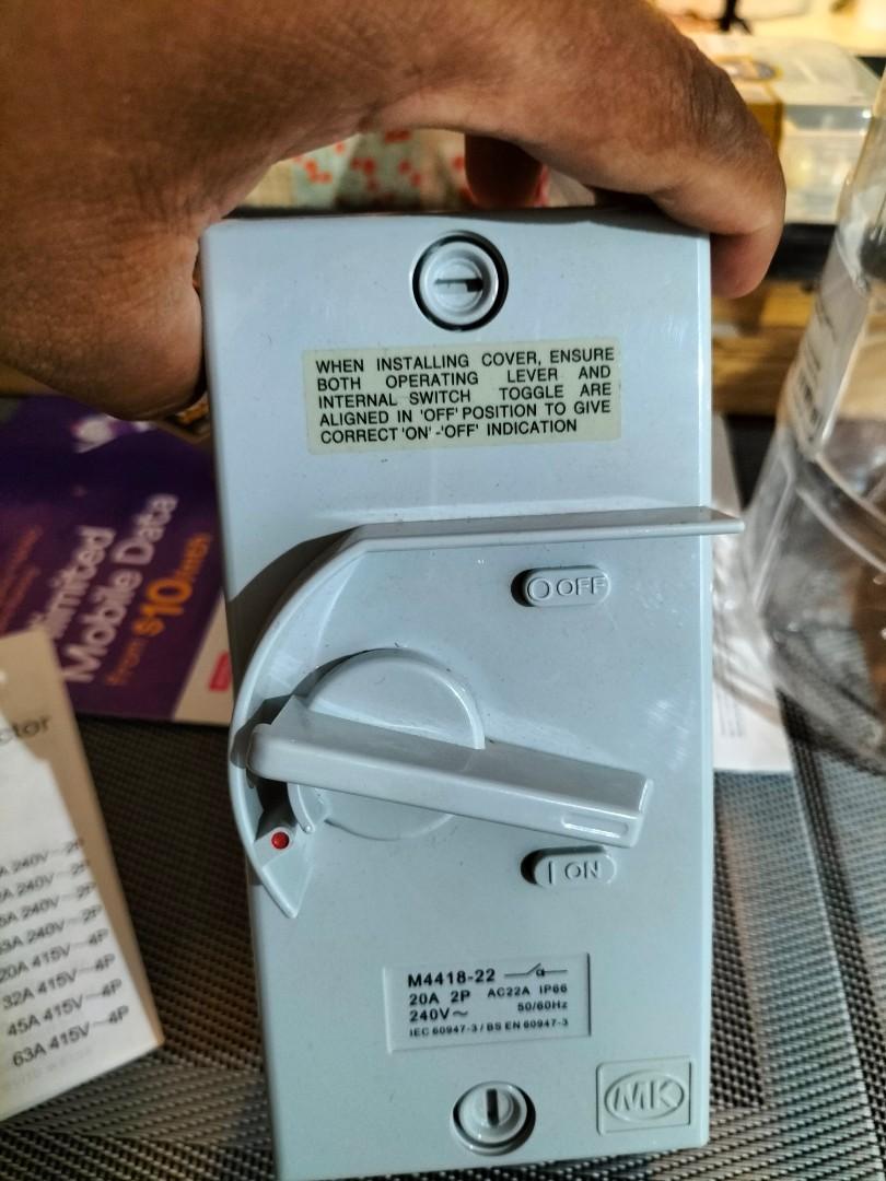 MK Switch Disconnector (Isolator) BN, TV & Home Appliances, Air ...