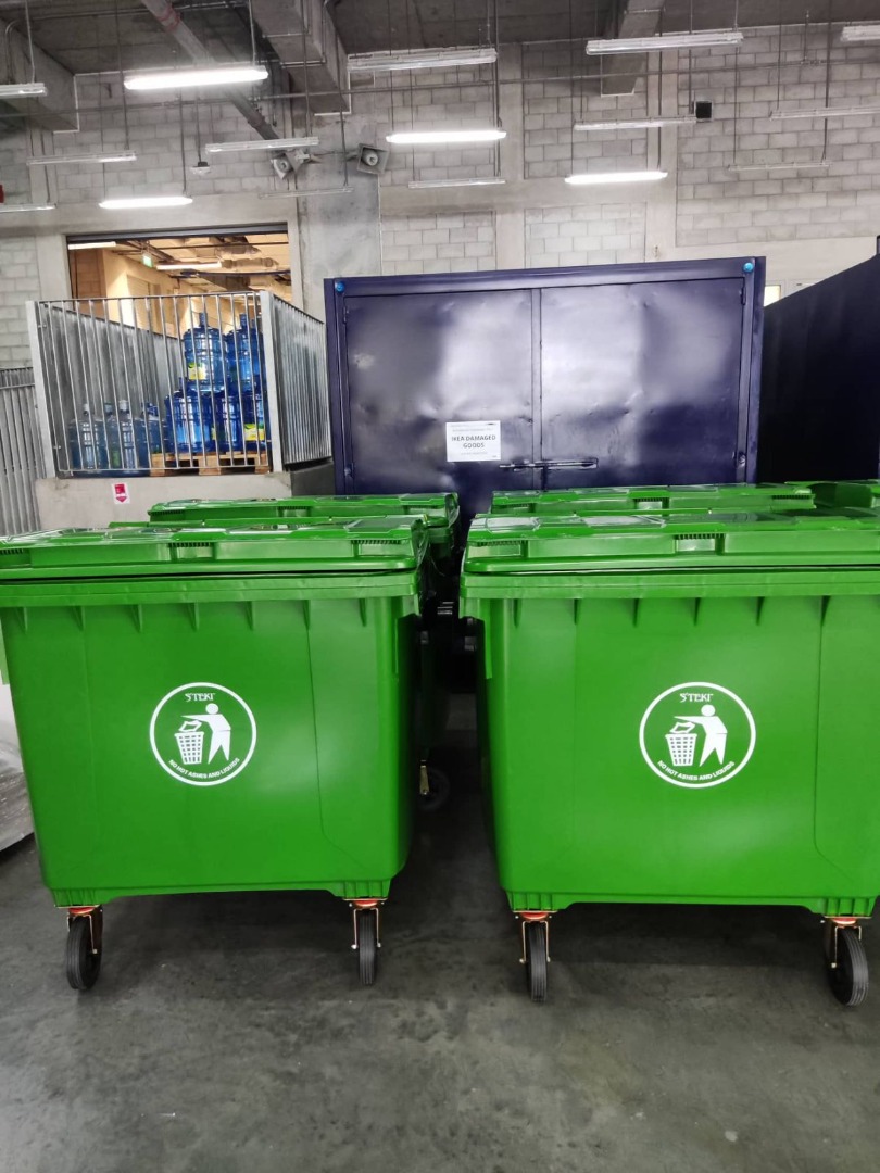 MOBILE TRASH BIN, Furniture & Home Living, Cleaning & Homecare Supplies ...